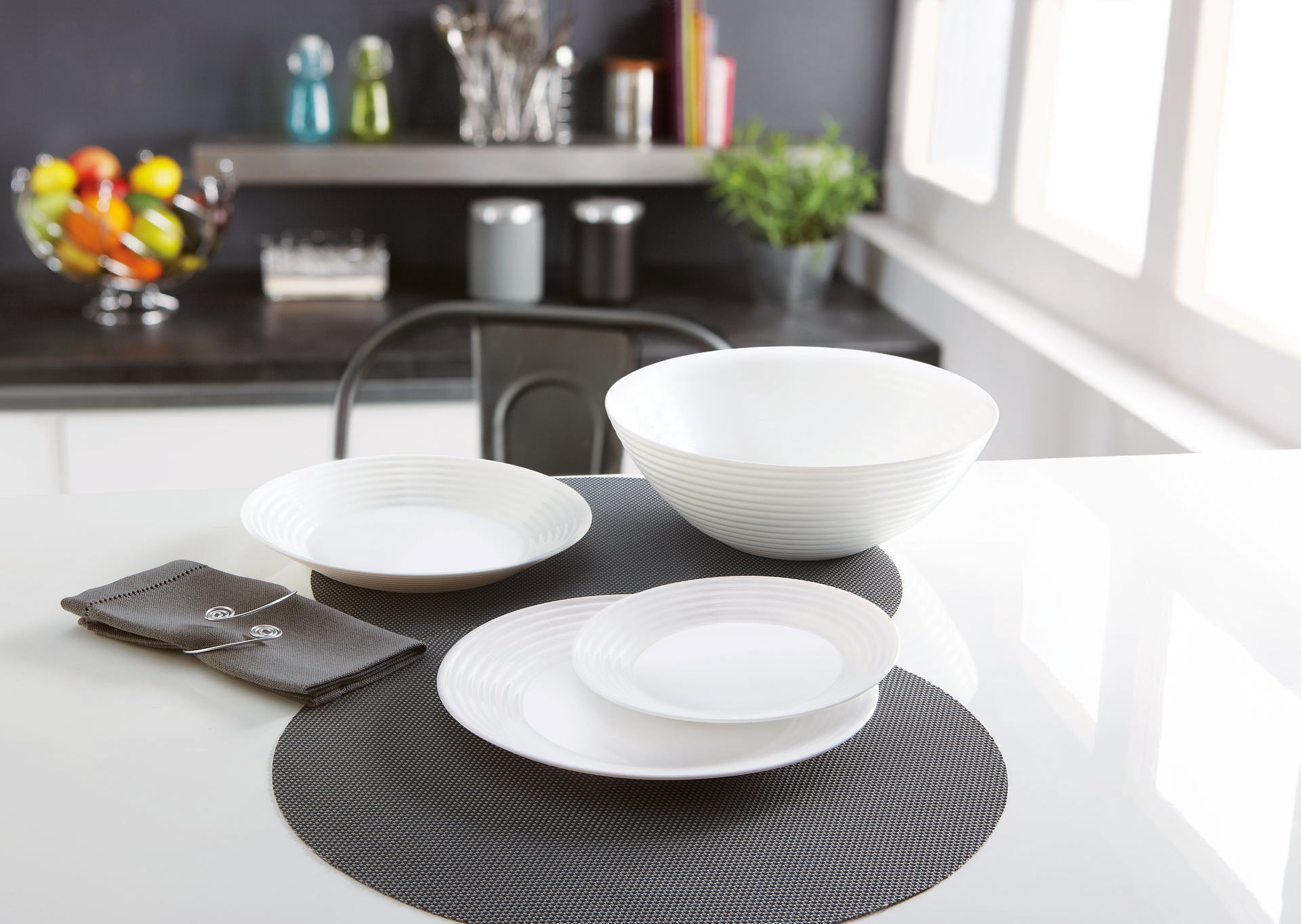 LUMINARC STAIRO WHITE TEMPERED GLASS SIDE PLATE, (190MM DIA) – HCS Home ...